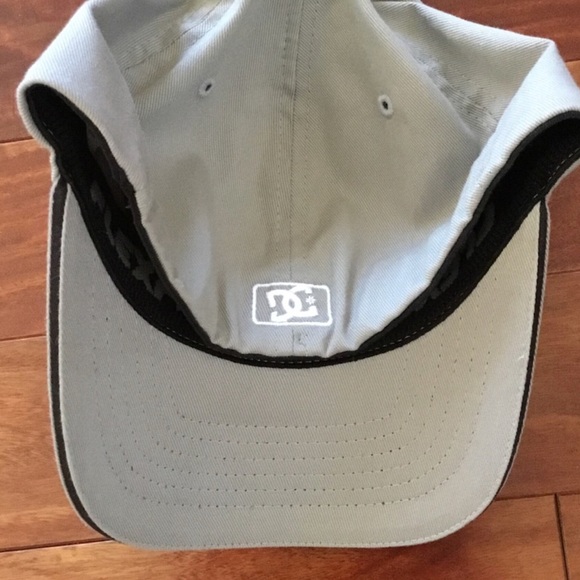 DC | Accessories | New Dc Flex Fit Mens Hat Size S M | Poshmark